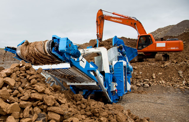 Primary screen with multiple feed points - Quarry