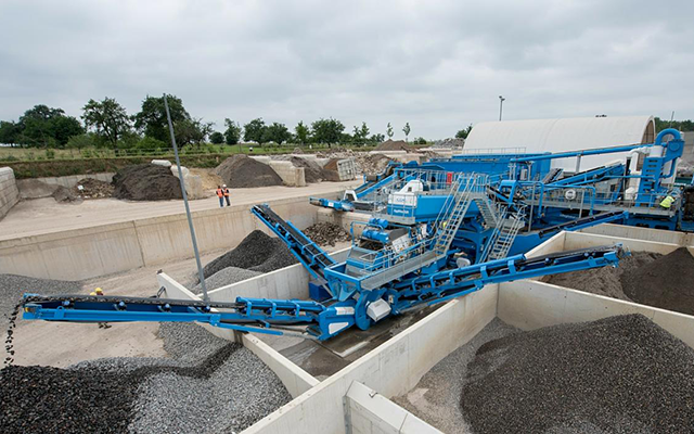 Scrubbing and attrition system - Quarry