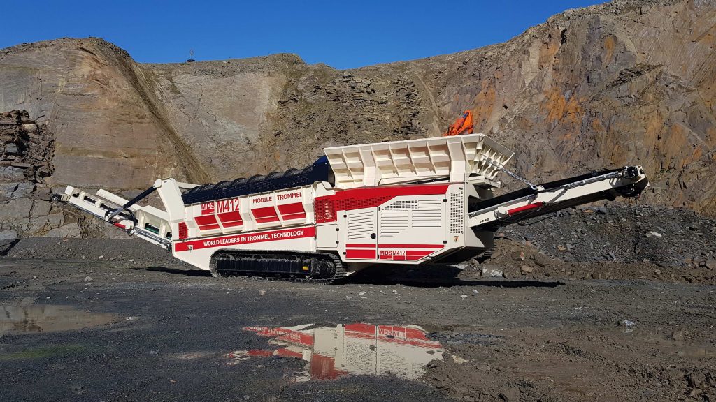Versatile, portable trommel suited to light and heavy materials - Quarry