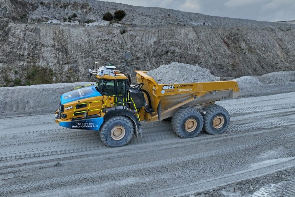 Ground-breaking: First autonomous articulated dump truck launched in UK ...