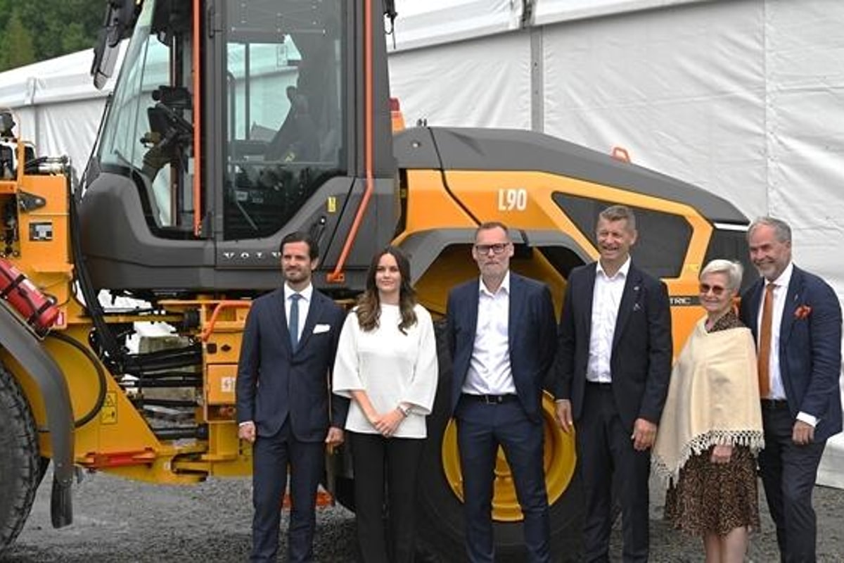 Volvo CE open new facility for electric wheel loaders - Quarry