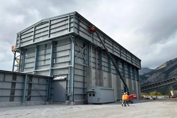 'Positive change': Lafarge Canada launches low-carbon fuel facility ...