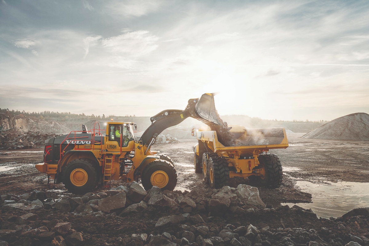 CJD Equipment: Reviewing the Volvo L350H2 - Quarry